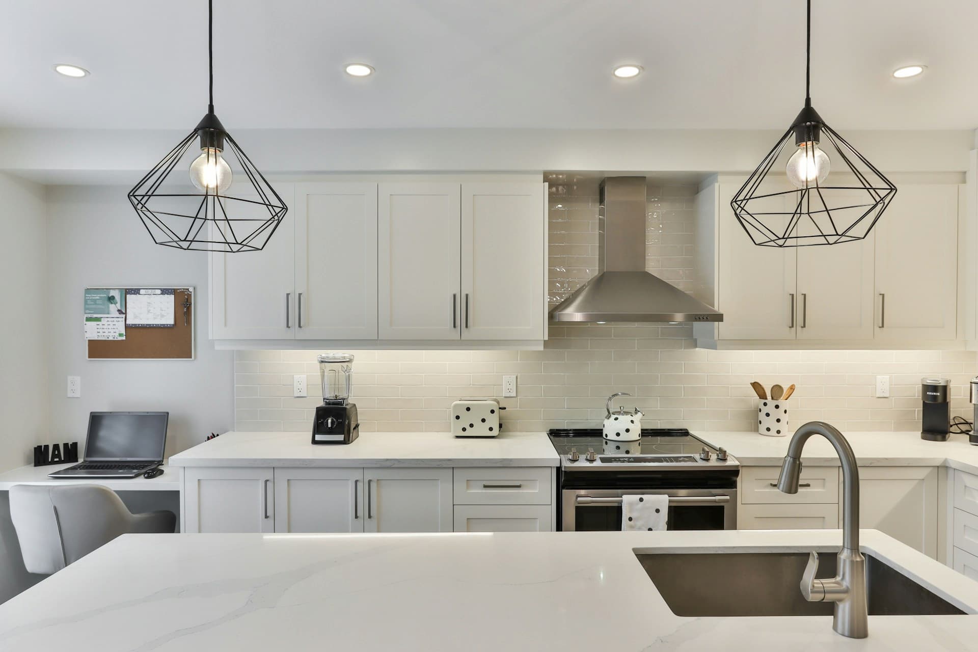 6 Types of Kitchen Light Fixtures | Compelling Homes