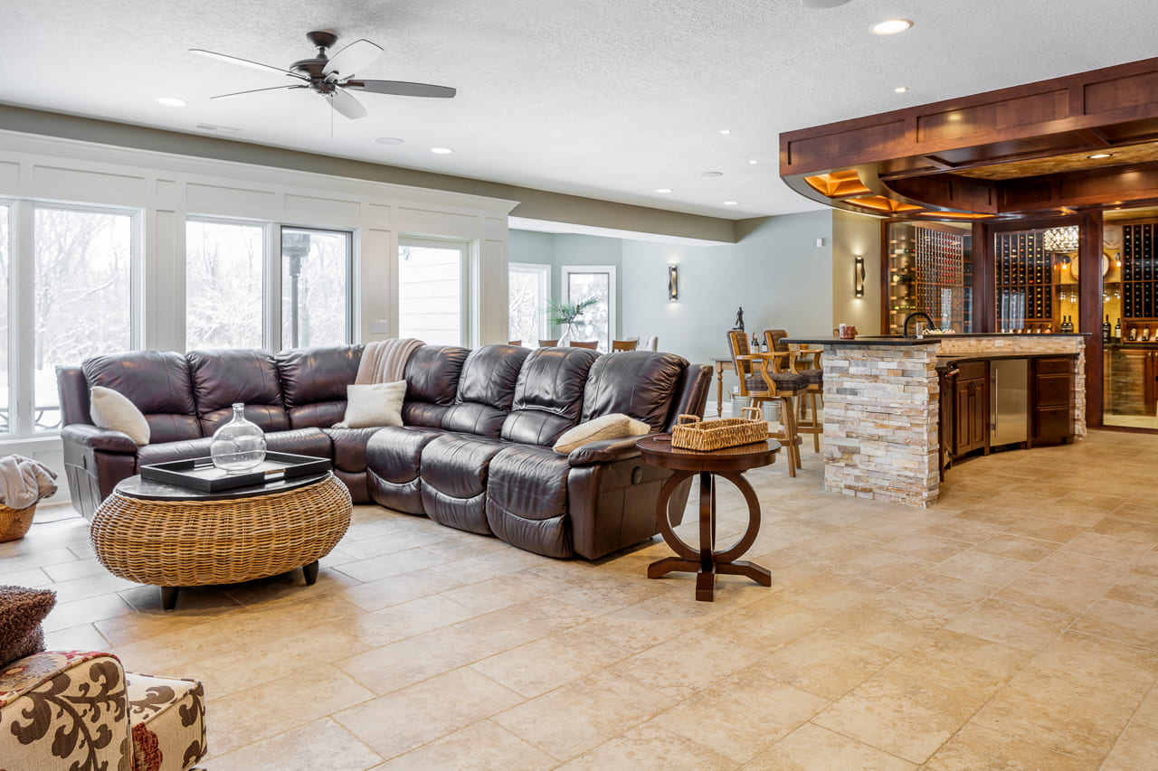 Urbandale Lower Level Bar, Wine Cellar & Bathroom| Compelling Homes